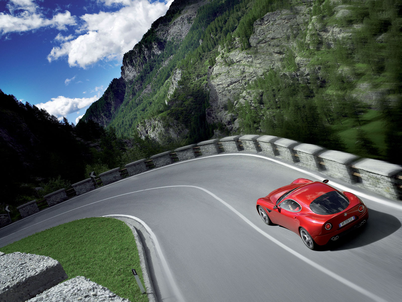 Stunning Alfa Romeo 8C Competizione gallery