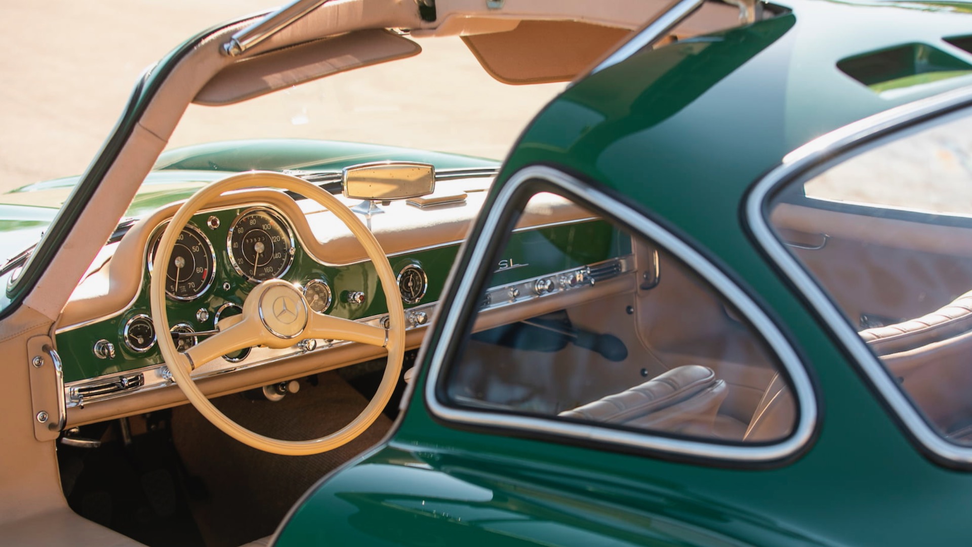 Mercedes 300SL gullwing with unique Mittelgrün paint can be yours