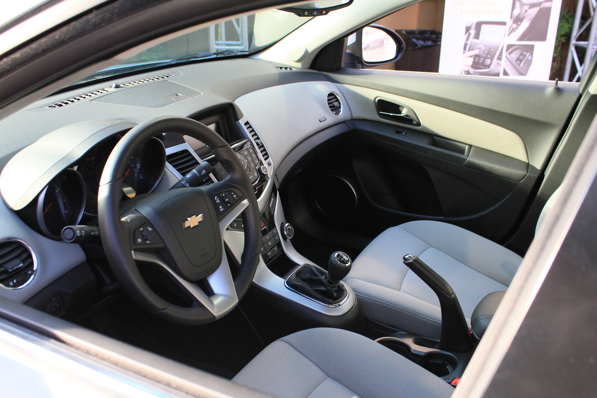 VIDEO: 2011 Chevrolet Cruze Eco, High Gas-Mileage Features