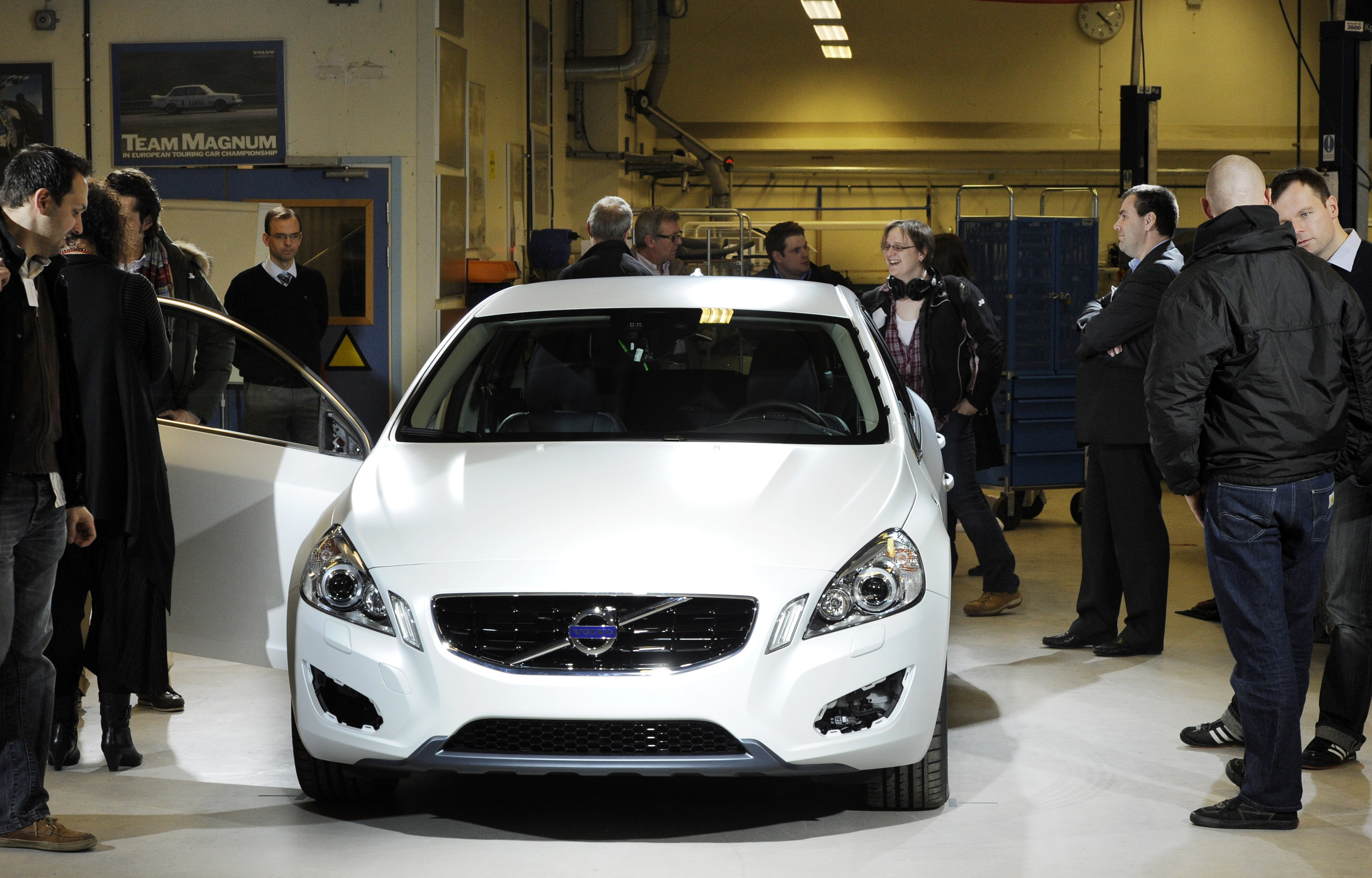 2012 Volvo V60 Plug-in Hybrid, 2011 Geneva Auto Show Exclusive Preview