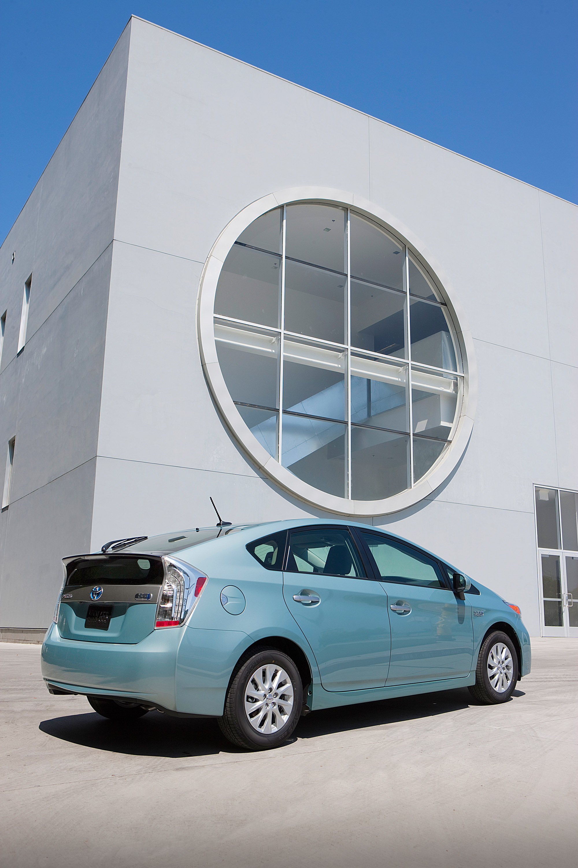 2012 Toyota Prius: GreenCarReports' Best Car To Buy 2012