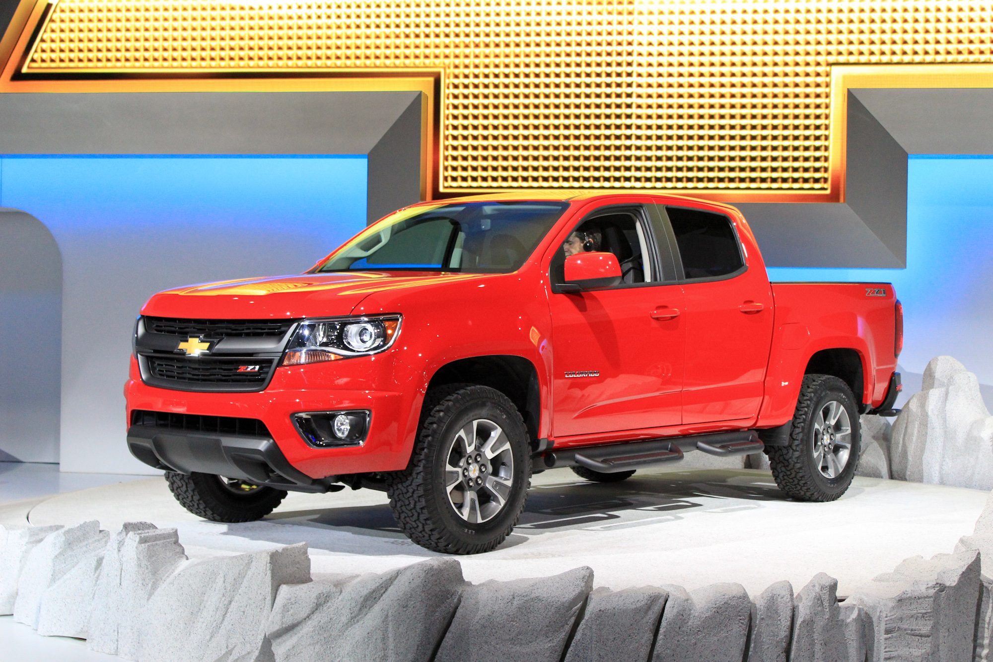 Chevy Mid Size Suv Models Dibandingkan