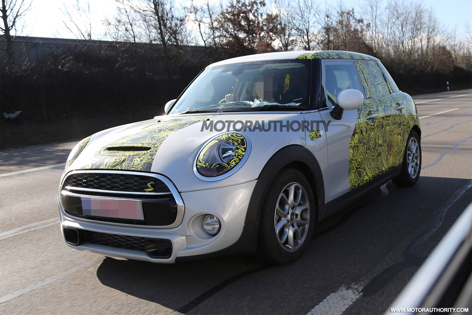 2015 MINI Cooper S Five-Door Spy Shots