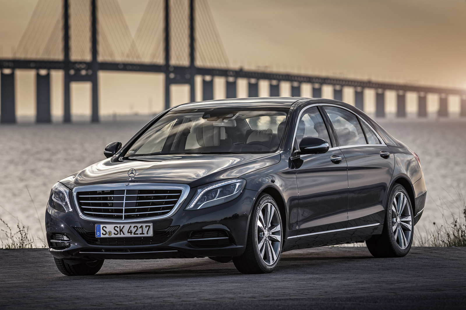 2017 Mercedes S 550e Plug in Hybrid To Get Wireless Charging