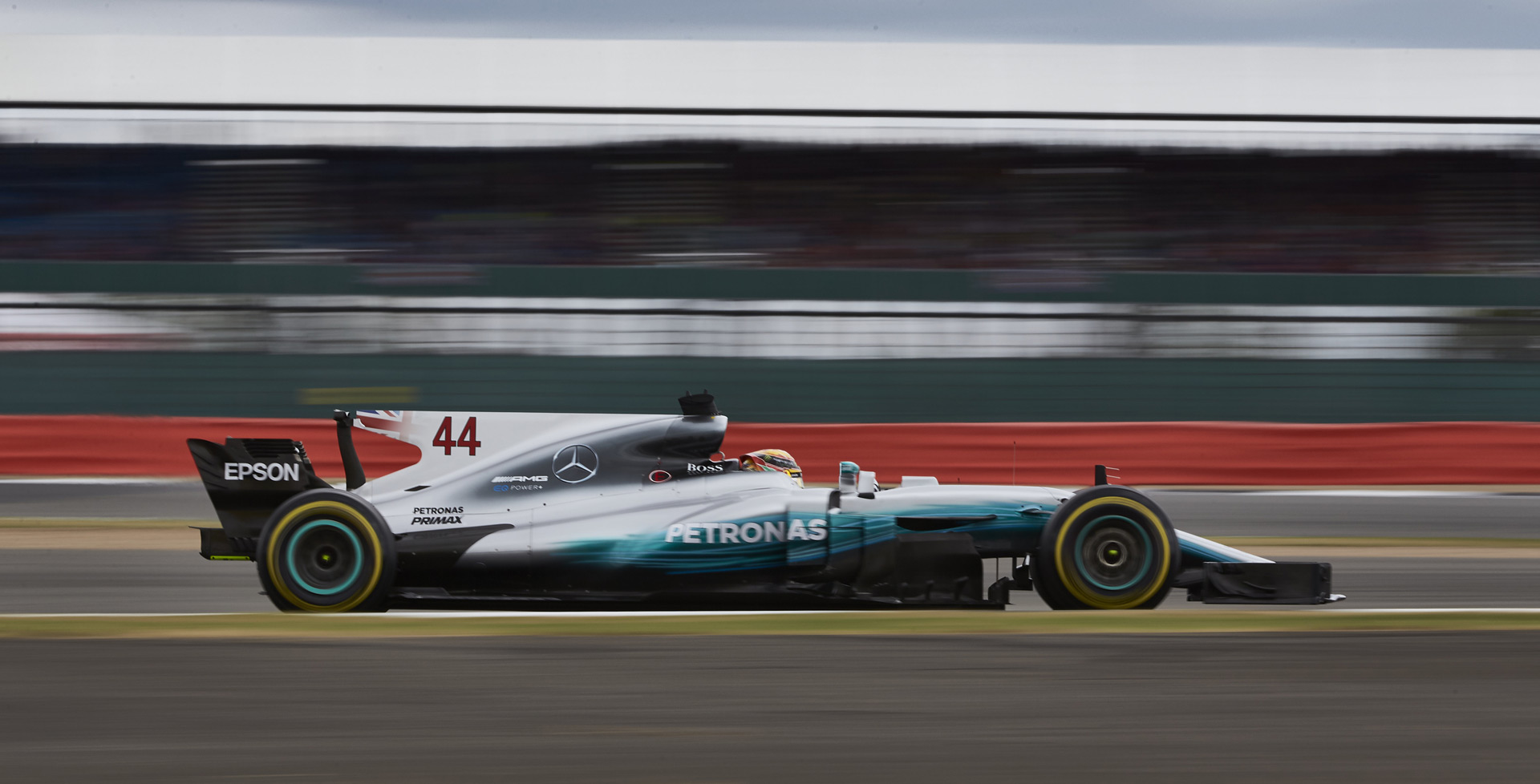 Hamilton slashes Vettel’s championship lead with 5th British Grand Prix win