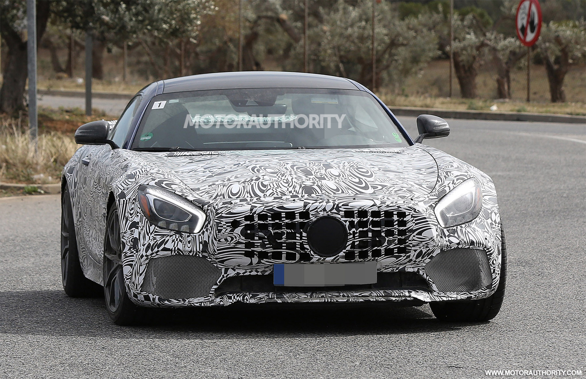 2017 Mercedes-AMG GT R spy shots