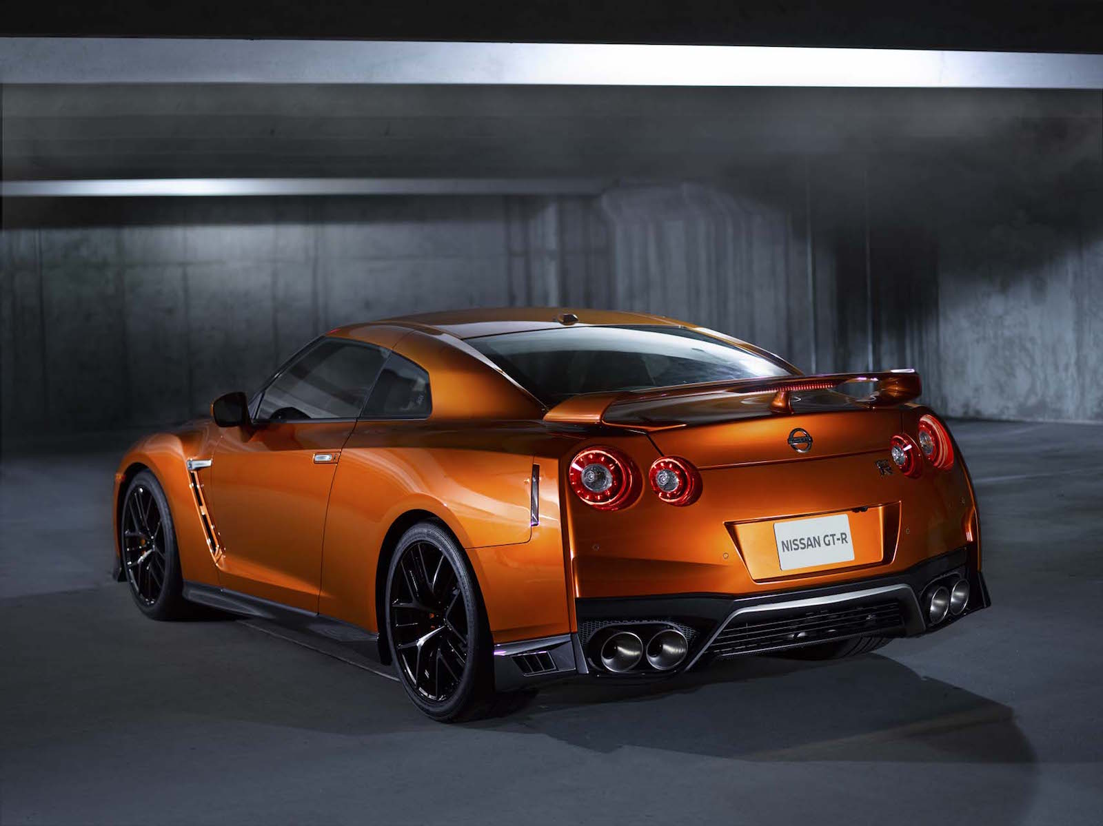 2017 Nissan GT-R gets new look, 565 horsepower: Live photos and video