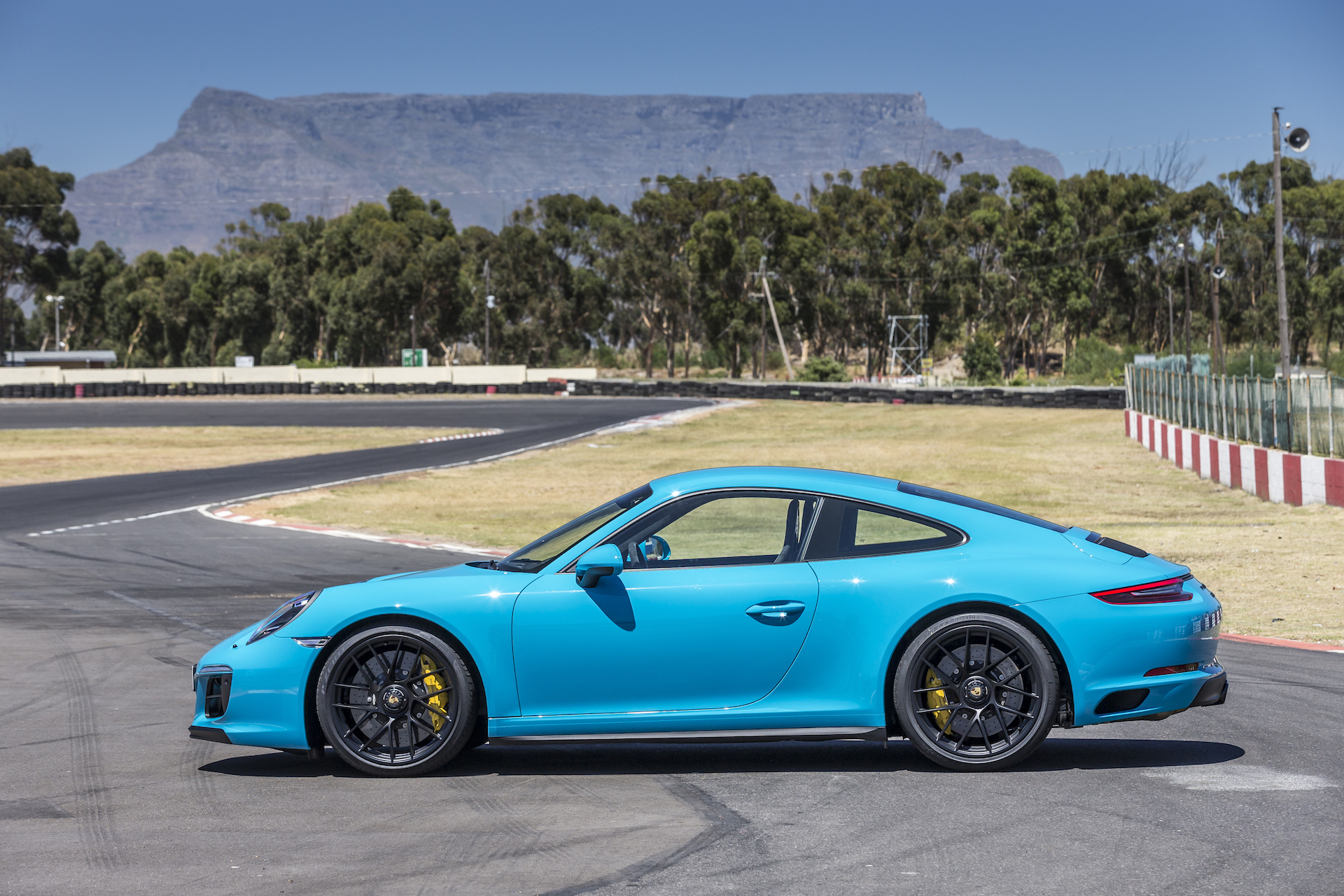 2017 Porsche 911 Carrera GTS first drive review: the bargain 911