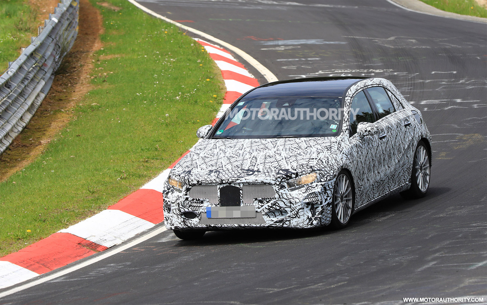 Report: Mercedes to downsize engines for next-gen compacts