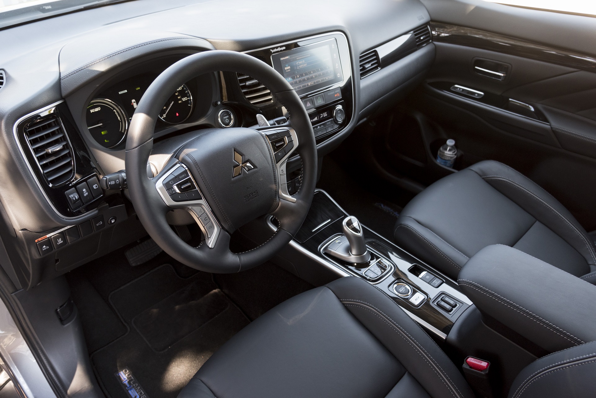 2018 Mitsubishi Outlander PHEV: first drive of plug-in hybrid SUV