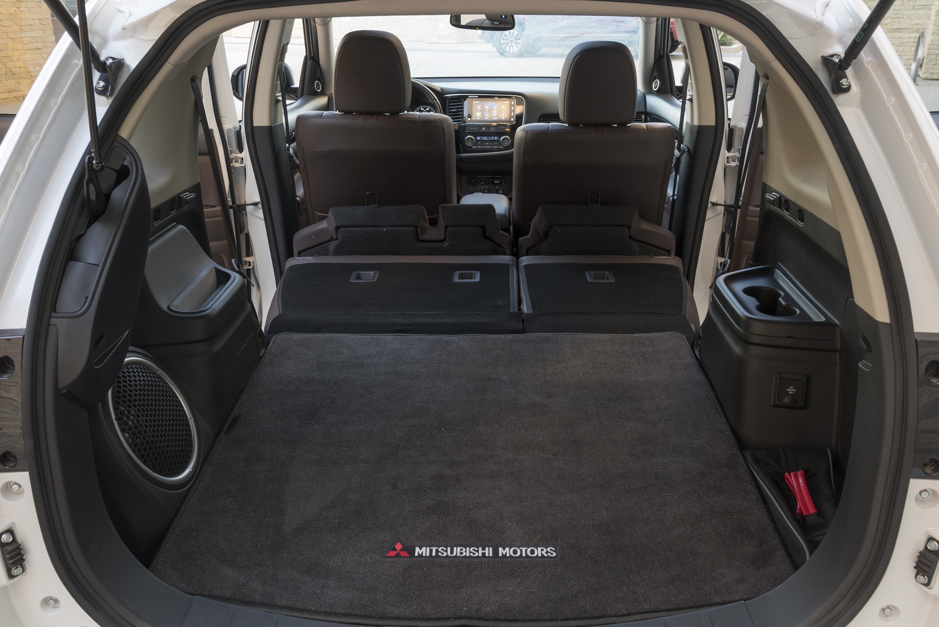 2018 Mitsubishi Outlander PHEV: first drive of plug-in hybrid SUV