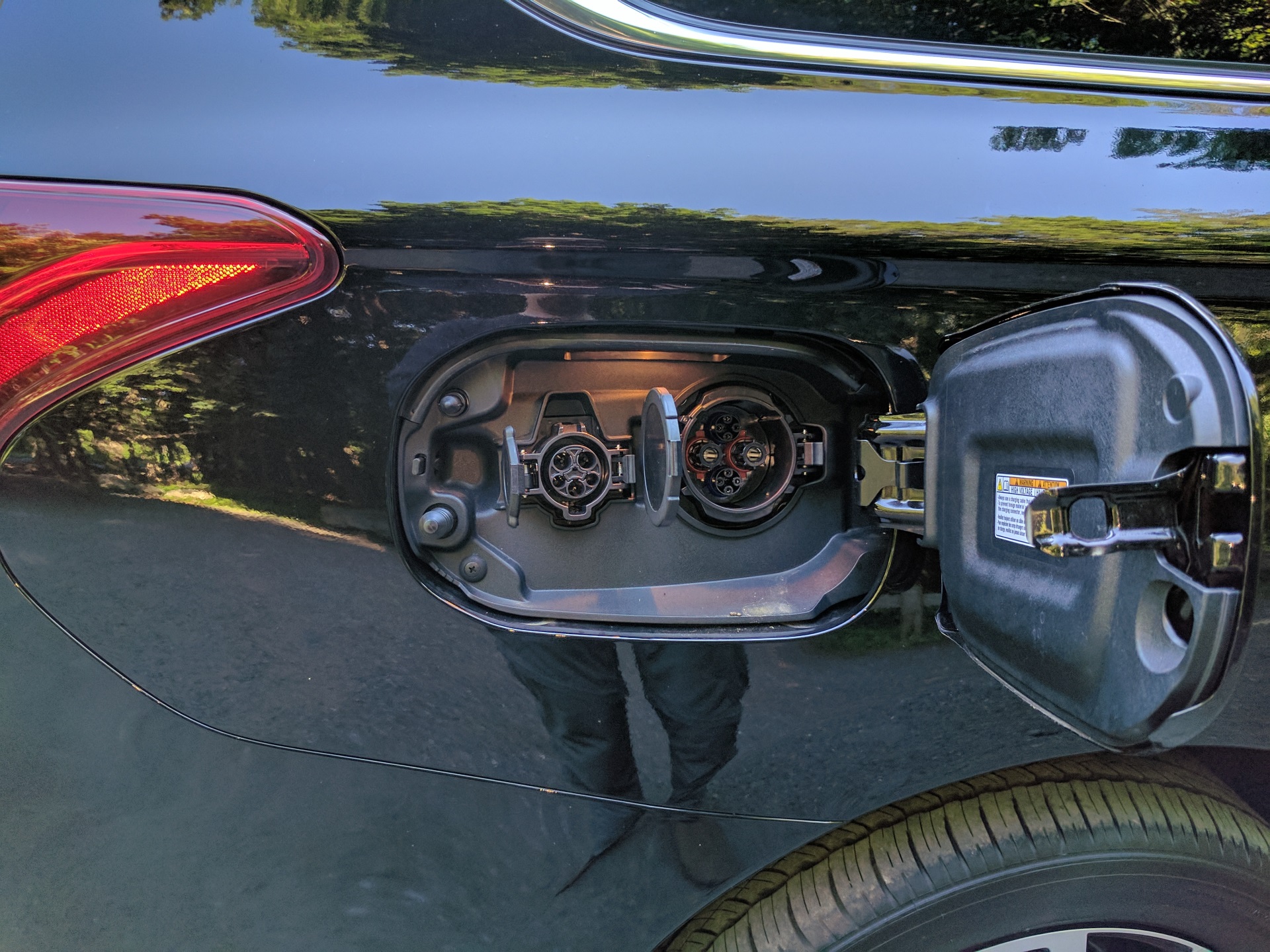 2018 Mitsubishi Outlander PHEV gas mileage review: practical and efficient