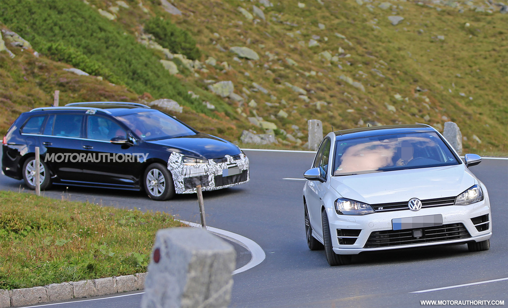 2018 Volkswagen Golf R Variant spy shots and video