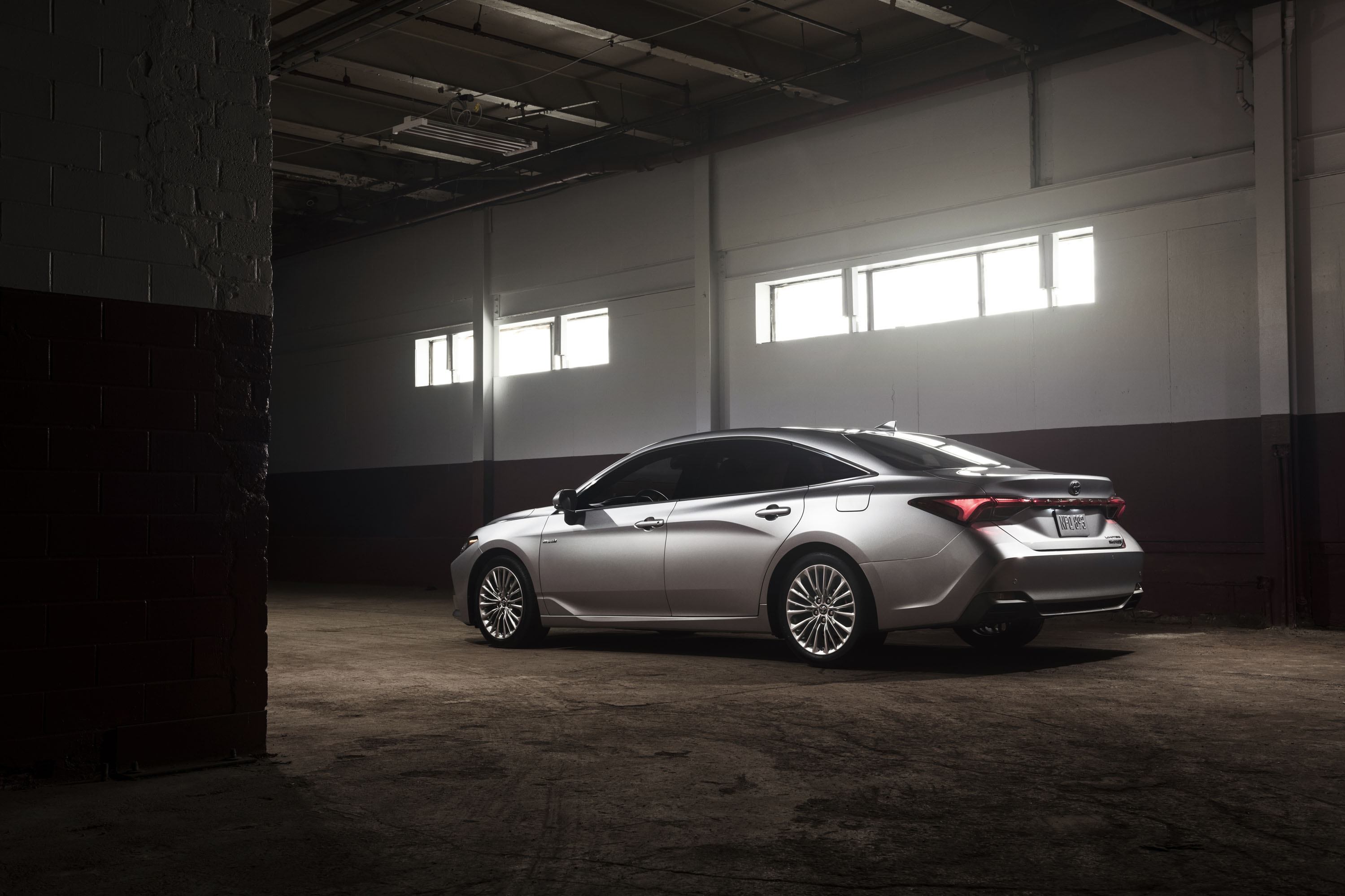 2019 Toyota Avalon Hybrid debuts with more evocative style, promise of ...