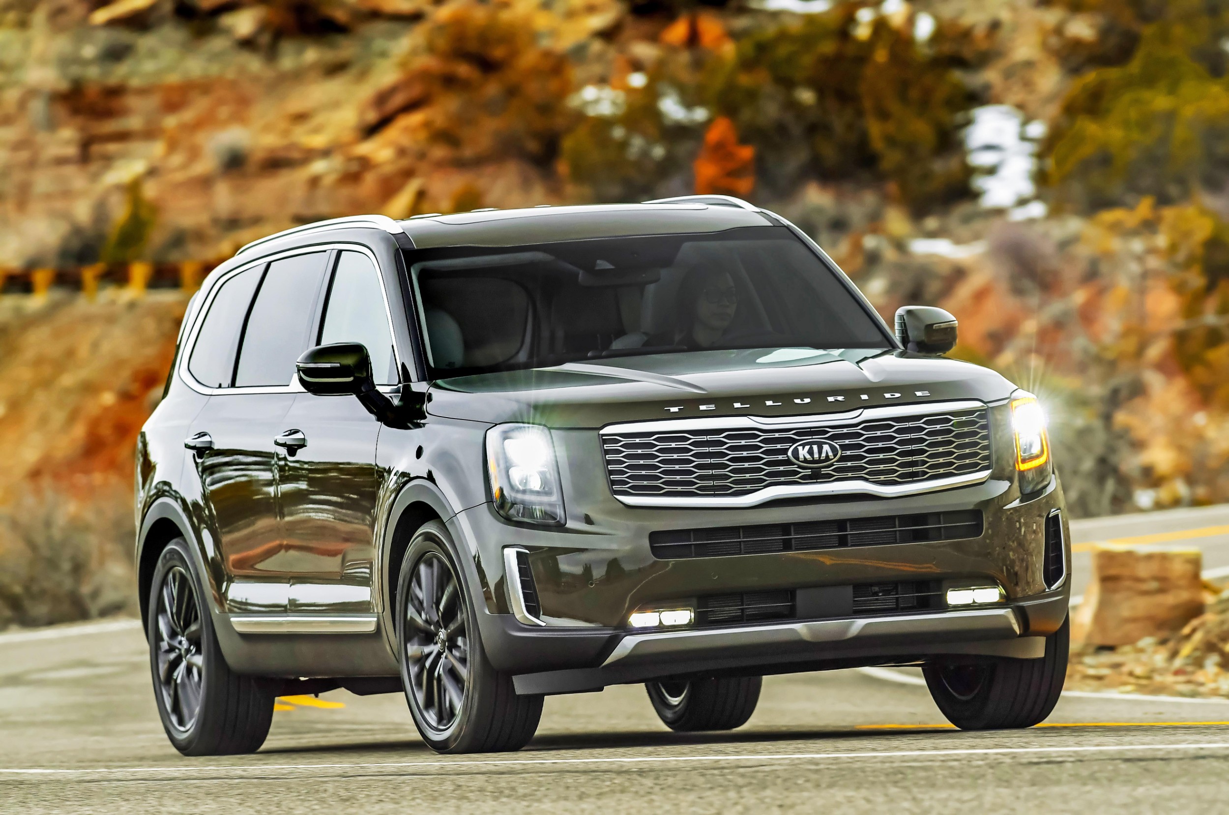 2020 Kia Telluride Vs 2020 VW Atlas Compare Crossover SUVs