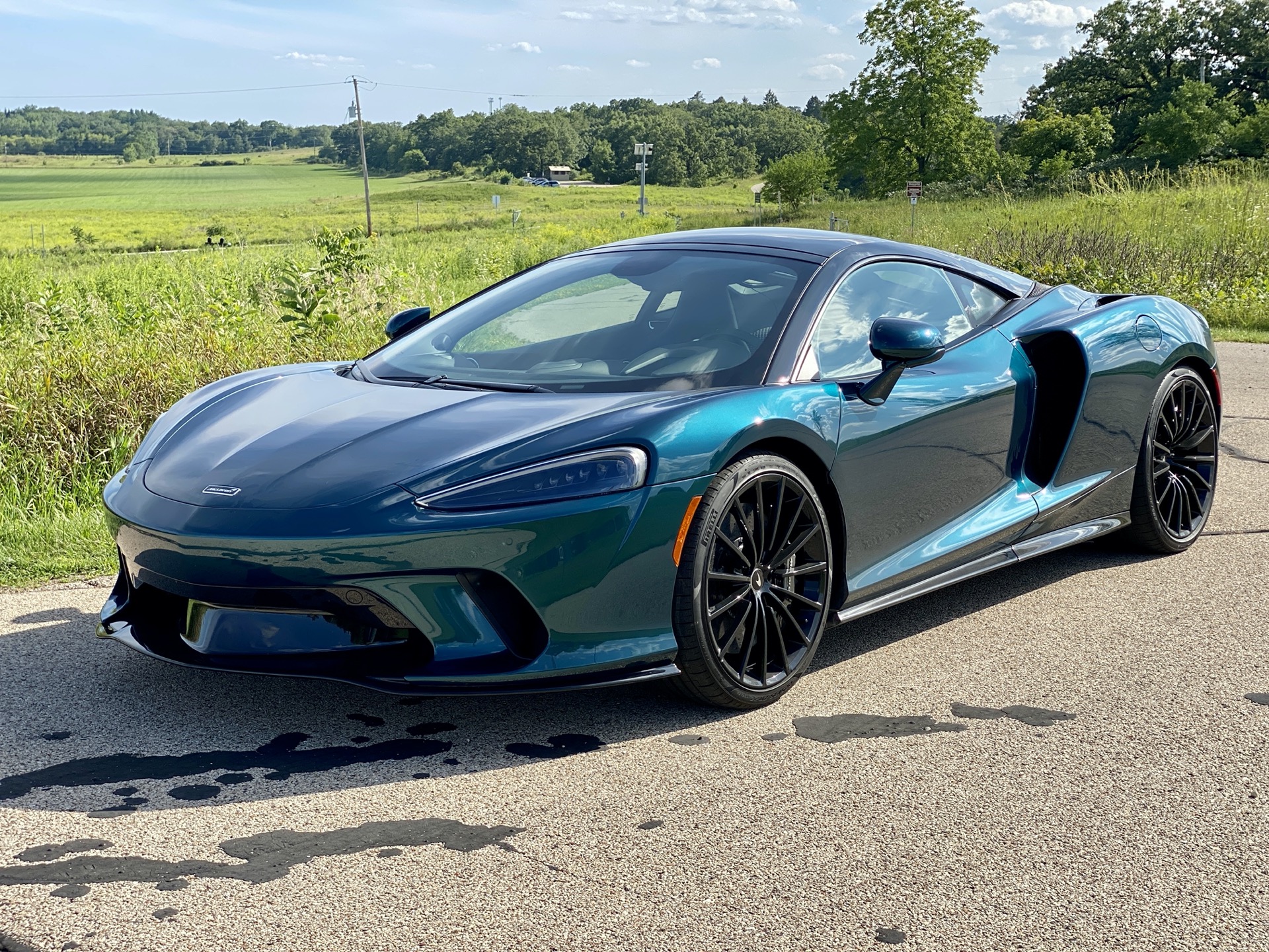 Review Update 2021 McLaren GT Stuffs A Supercar Into A Tourer