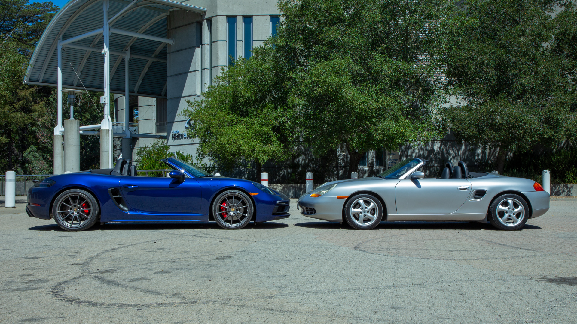 Review: Current and 25-year old Porsche Boxsters both focus on driving joy