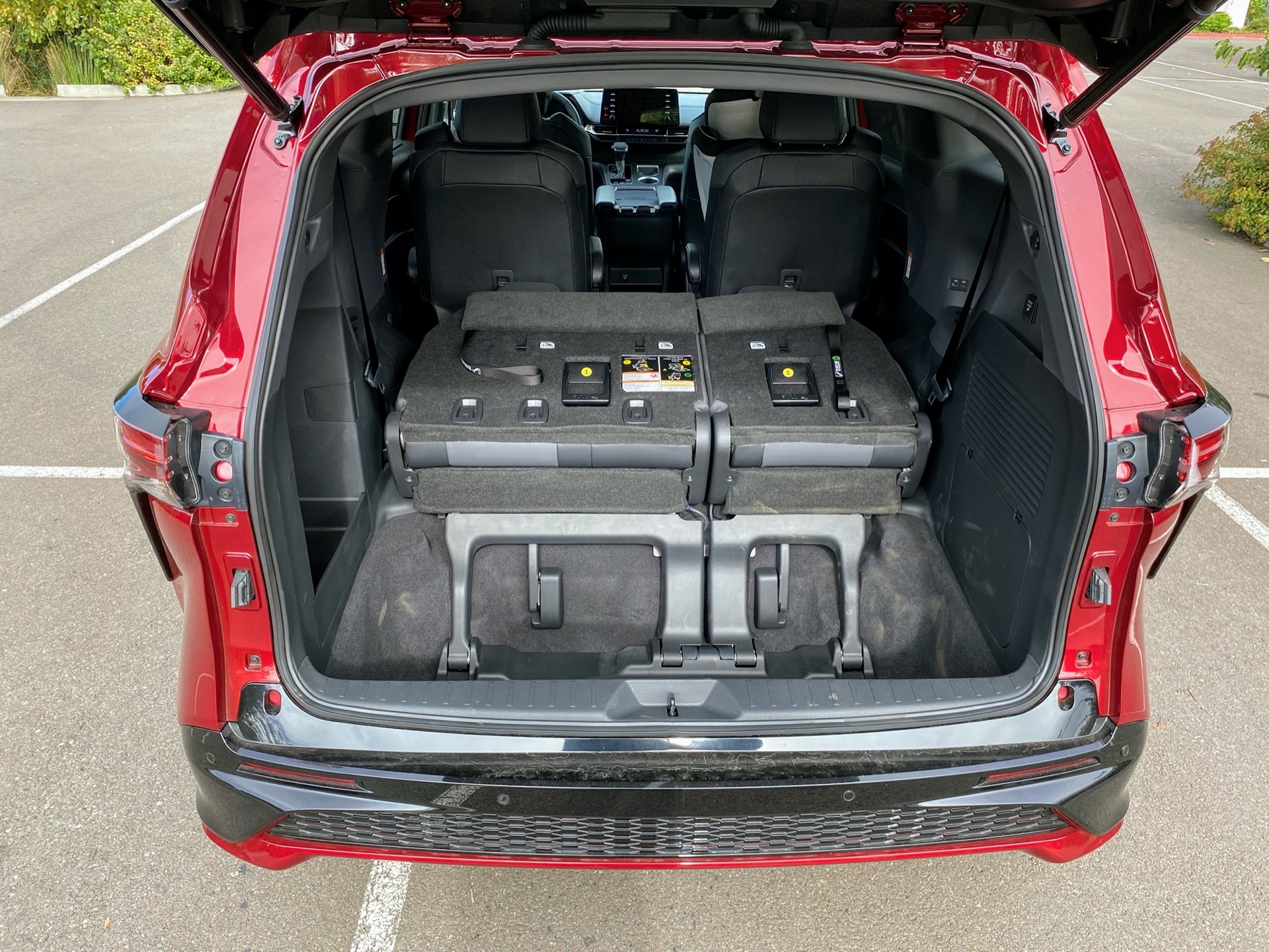 2021 Toyota Sienna first drive: 36 mpg and design flair make the ...