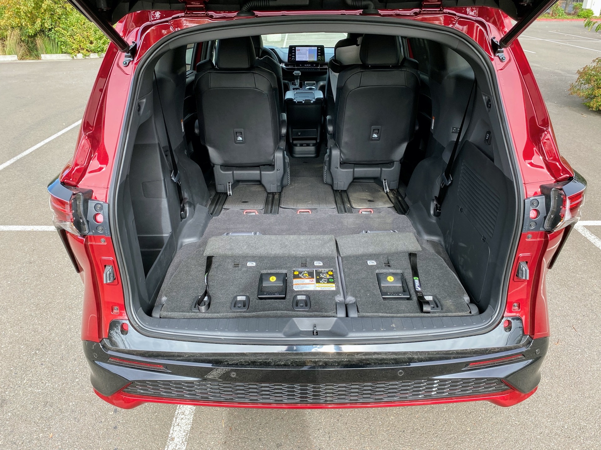 2021 Toyota Sienna first drive: 36 mpg and design flair make the ...