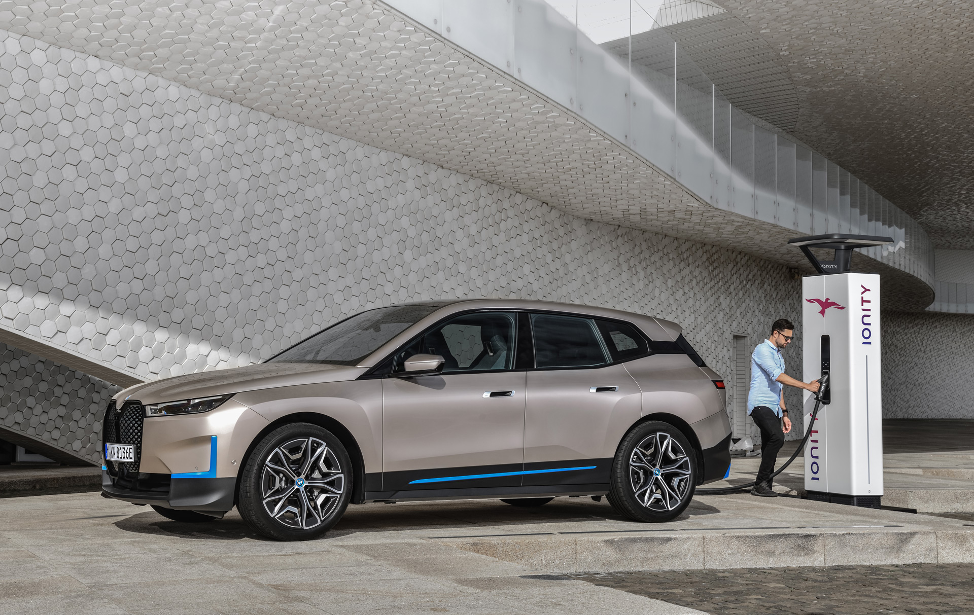 BMW iNext revealed as iX electric SUV with 500 horsepower, 300-mile range