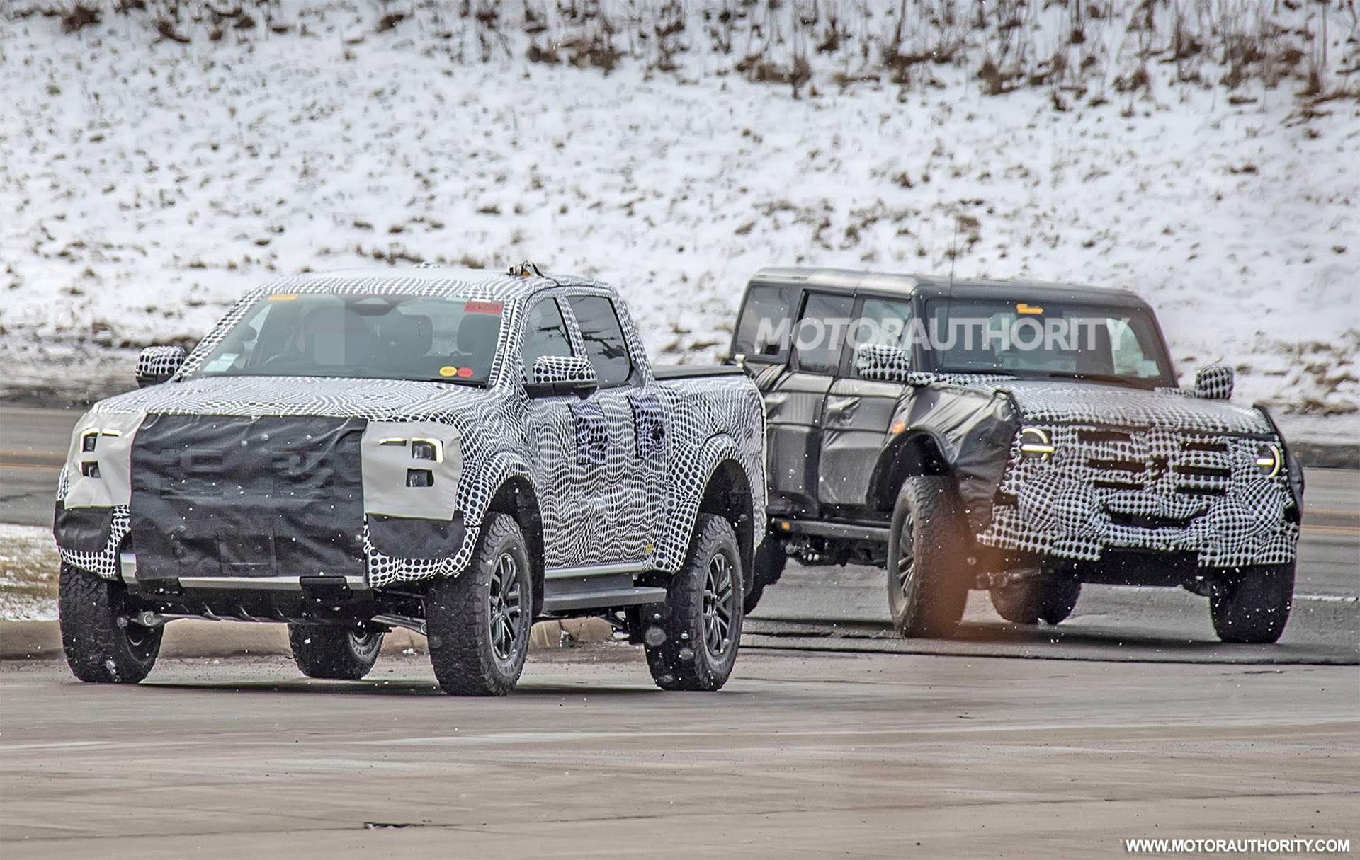 2022 Ford Bronco Raptor (or Warthog) spy shots: Baja-blitzing Bronco ...