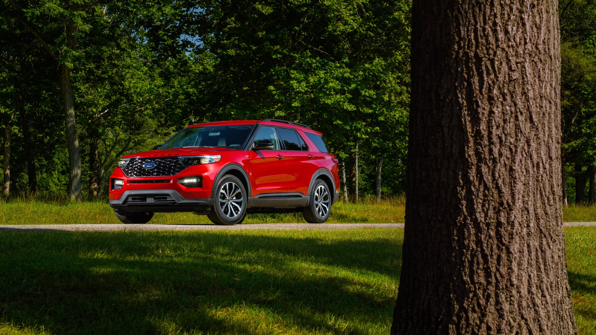 2022 Ford Explorer ST aims for enthusiasts with rear-wheel-drive option