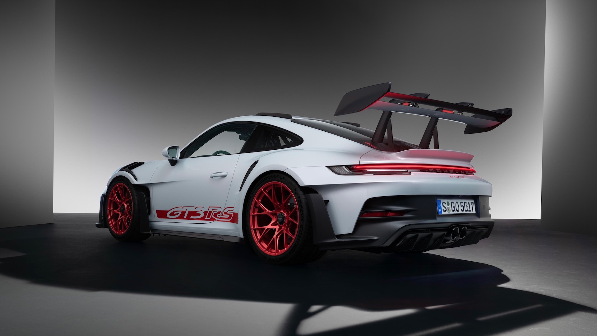 2023 Porsche 911 GT3 RS Makes Fast Faster
