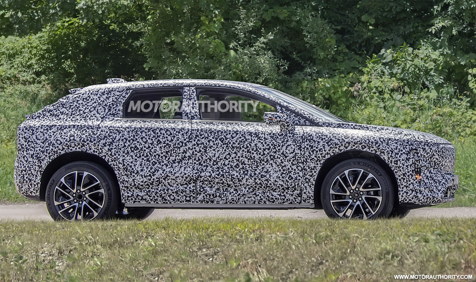 Rimac Nevera, 2023 Genesis G90, 2025 BMW X3: This Week's Top Photos