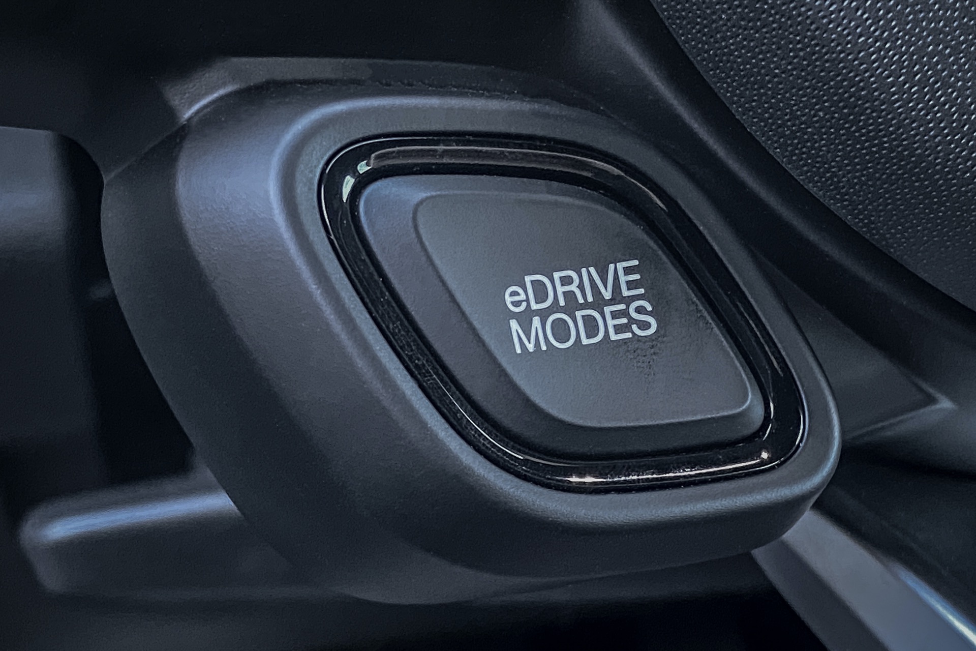 Review: 2024 Dodge Hornet R/T plug-in hybrid puts performance first