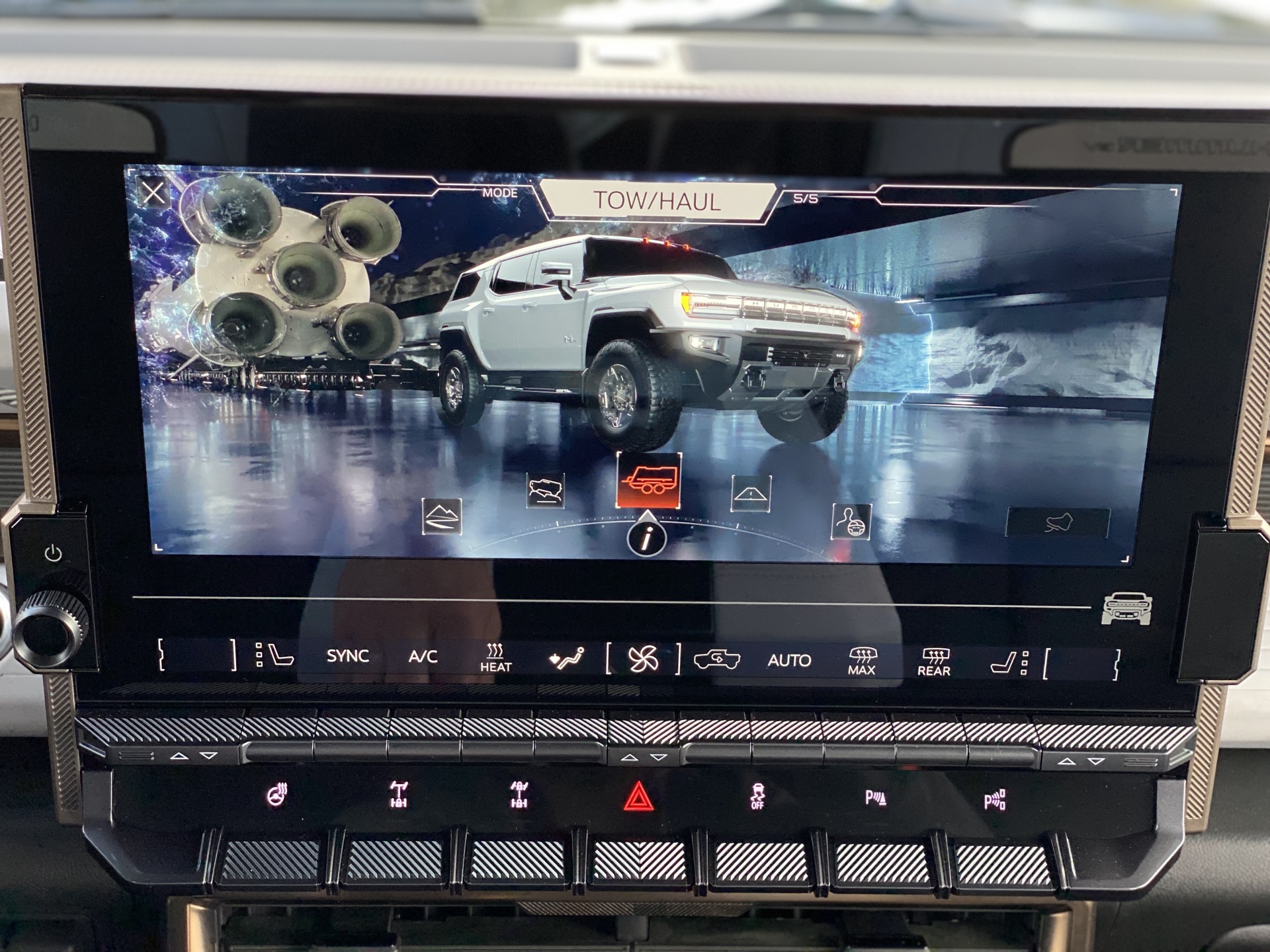 Review: 2024 GMC Hummer EV SUV shows off what can be - Car Buyers Alliance