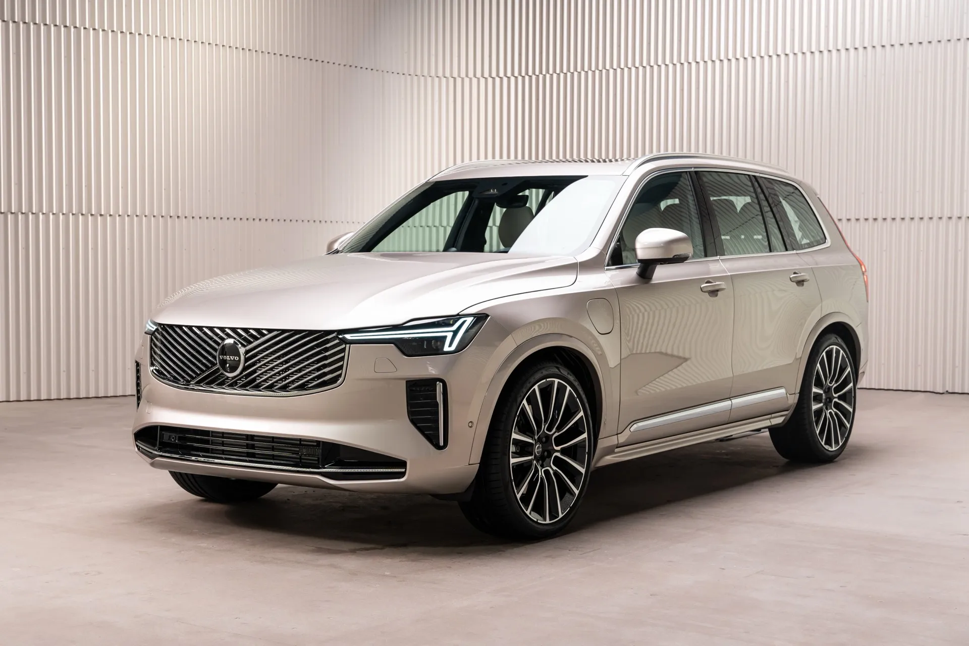 2025 5 Volvo XC90 Brings SUV s Design And Tech Into Modern Era 2025 5 Volvo XC90 Brings SUV s Design And Tech Into Modern Era