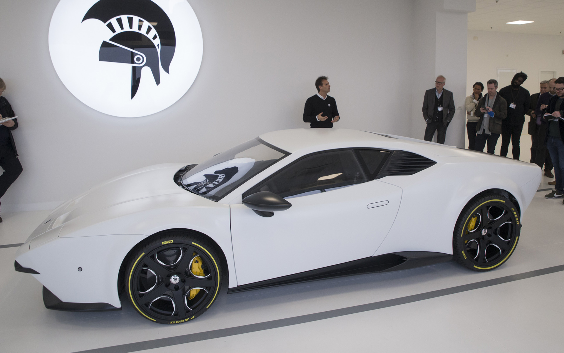 Ares Panther revealed as bespoke V10 supercar with pop-up headlights ...