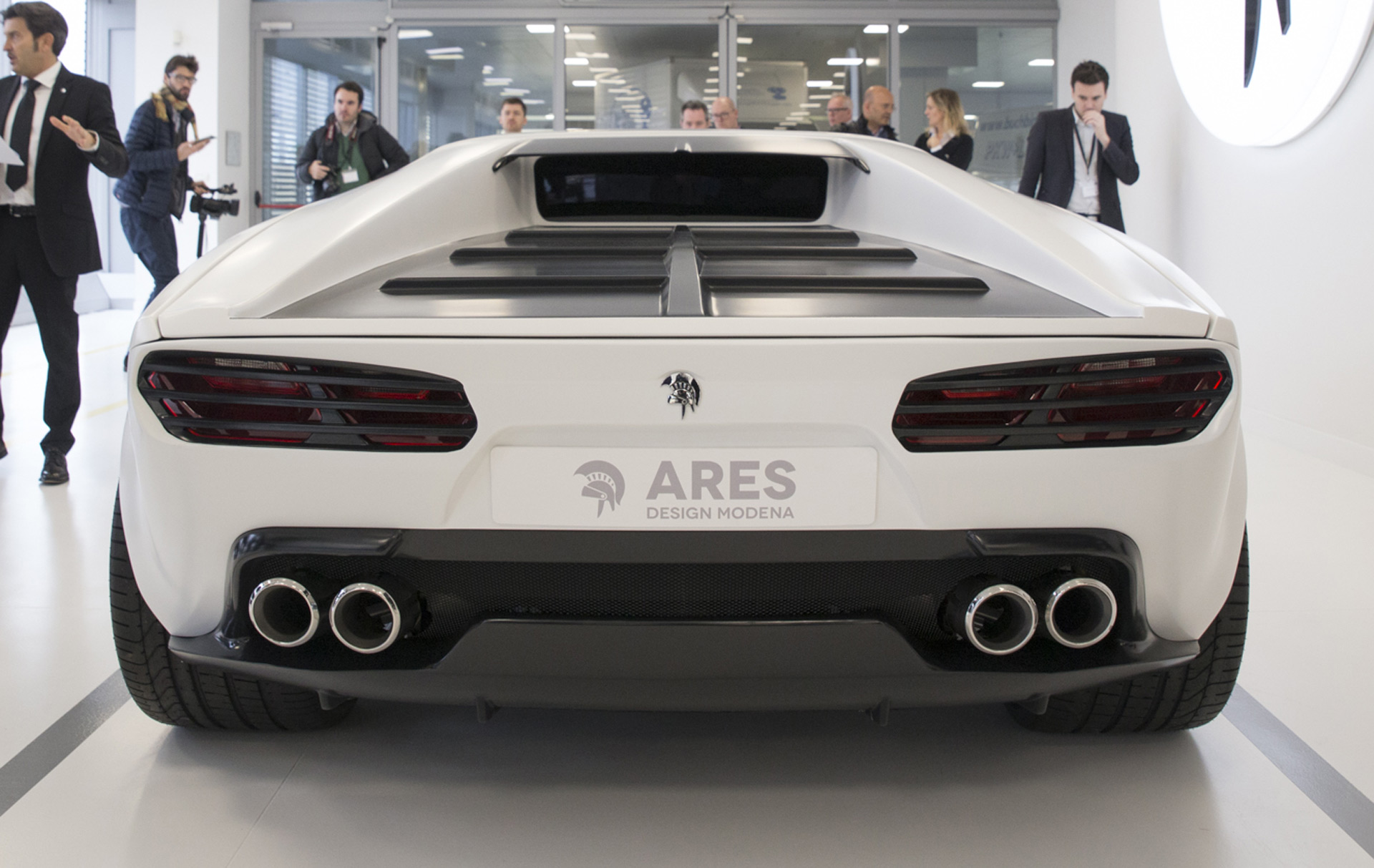 Ares Panther revealed as bespoke V10 supercar with pop-up headlights ...