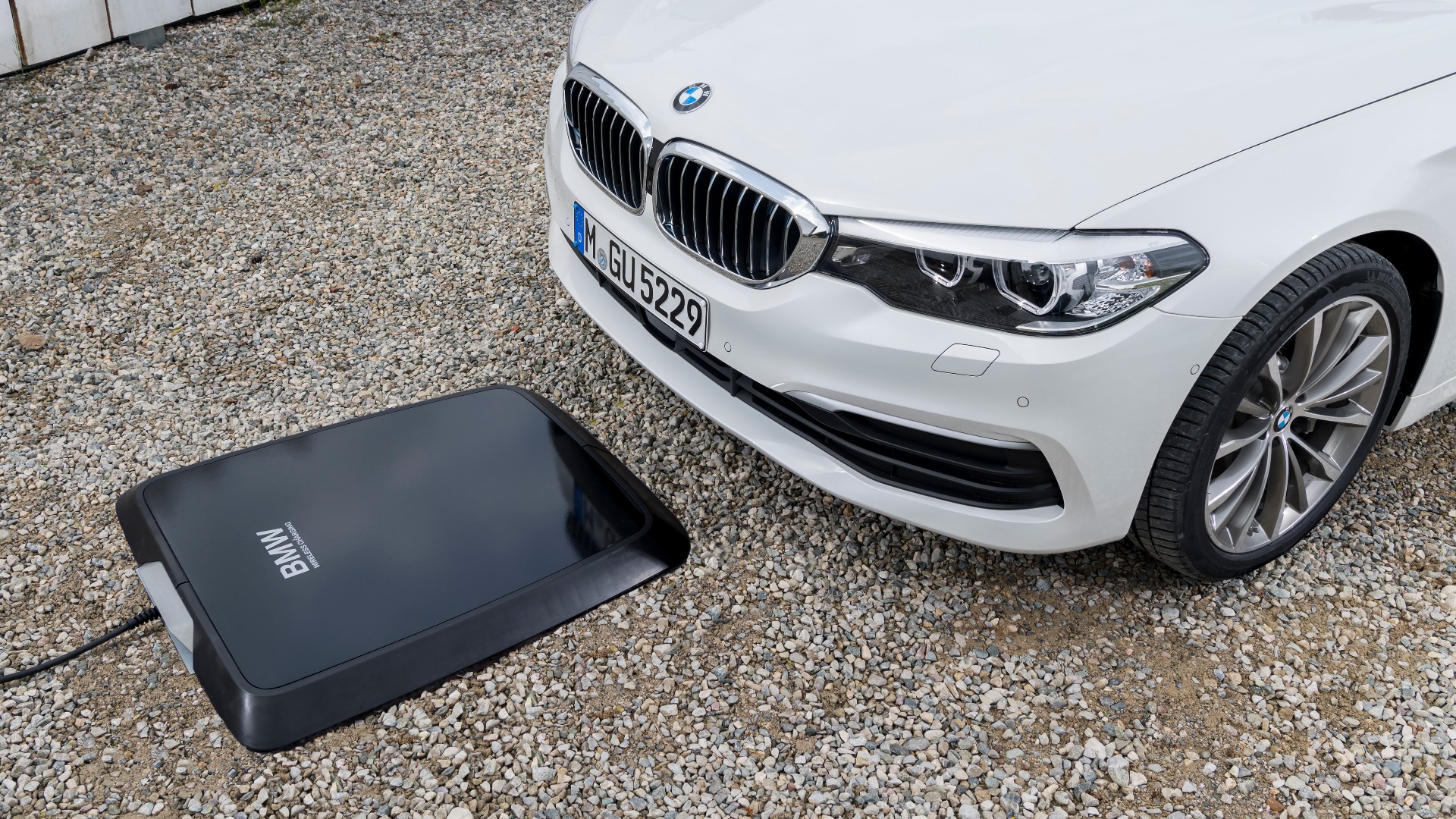 Wireless EV charging gets a boost: Single standard will harmonize ...