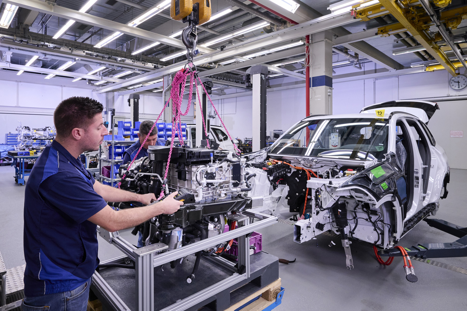 BMW iX5 Hydrogen fuel cell SUV enters production