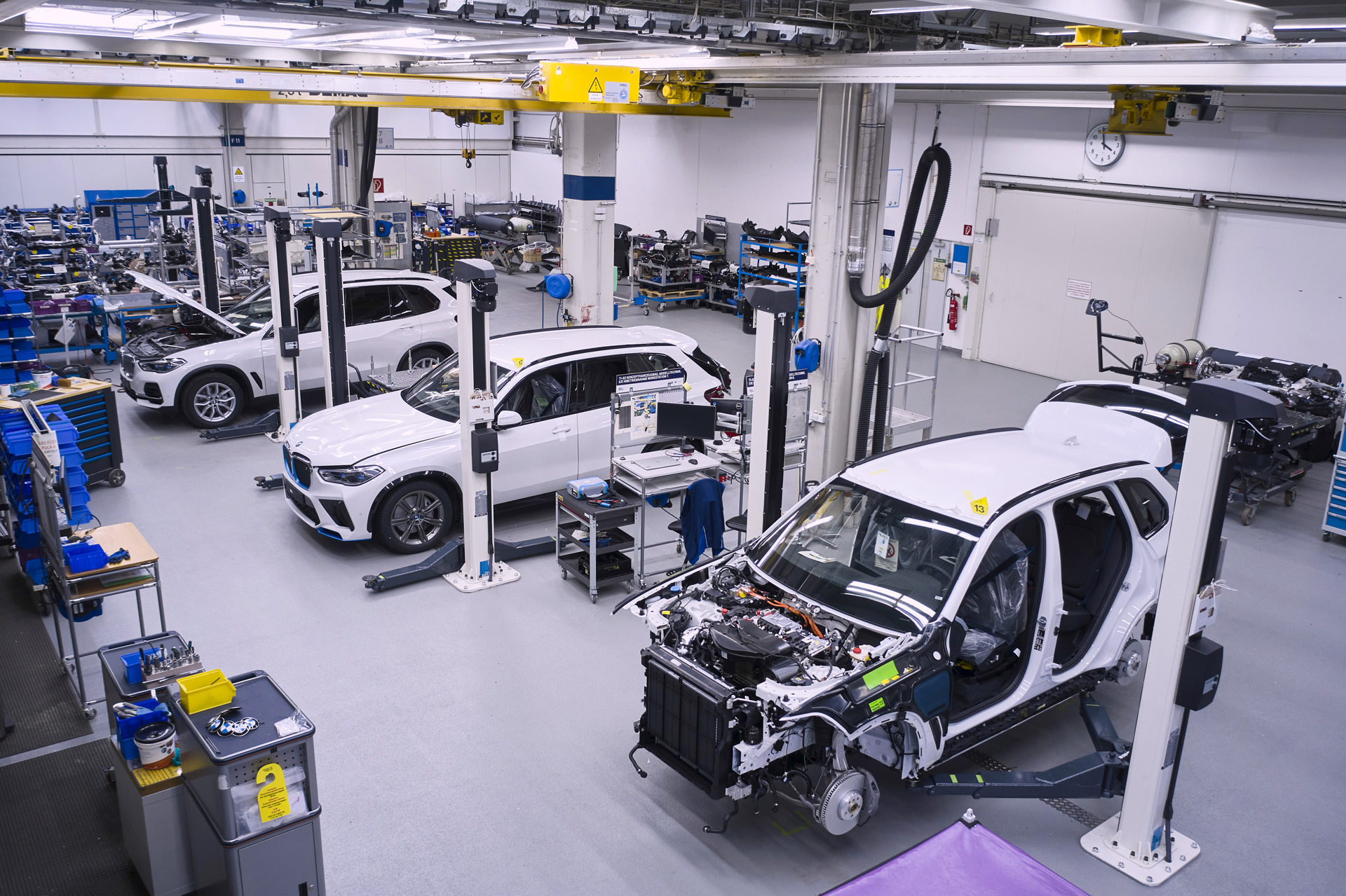 BMW iX5 Hydrogen fuel cell SUV enters production