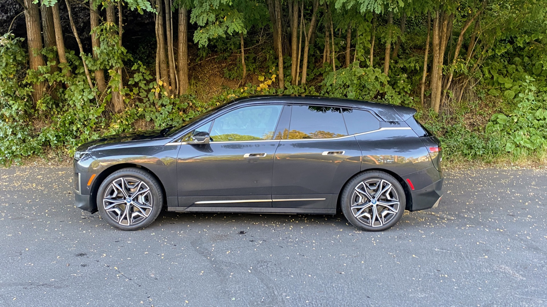 Review 2023 BMW IX Is Charmingly Offbeat Delivers On Range Ratings