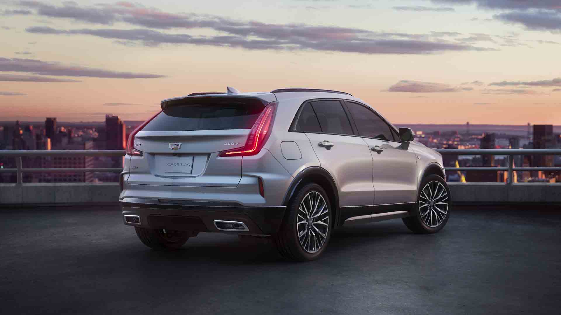 2024 Cadillac XT4 channels Lyriq with 33-inch curved screen