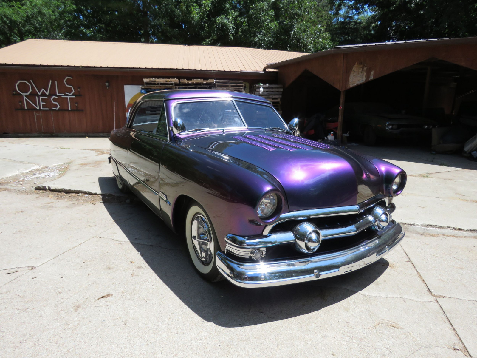 Barns full of American muscle headed to auction in Iowa