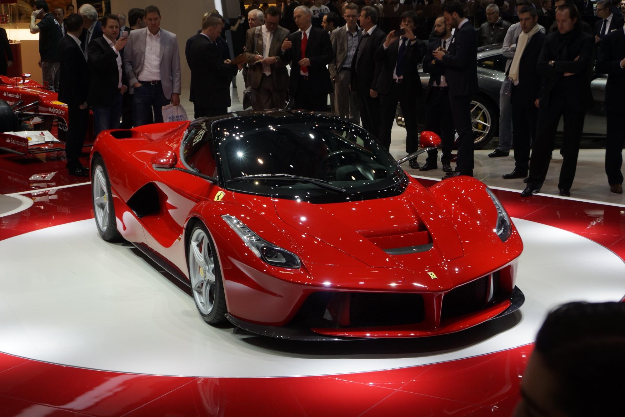 The Ferrari LaFerrari Hybrid Can Run Only On Electricity: Video Proves It