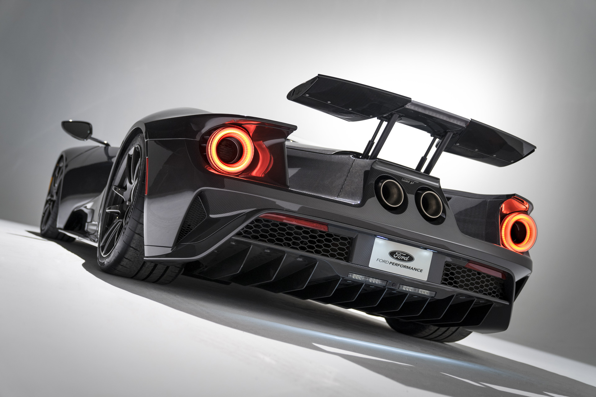 Glickenhaus lists the pros of the SCG 004 over Ford's GT
