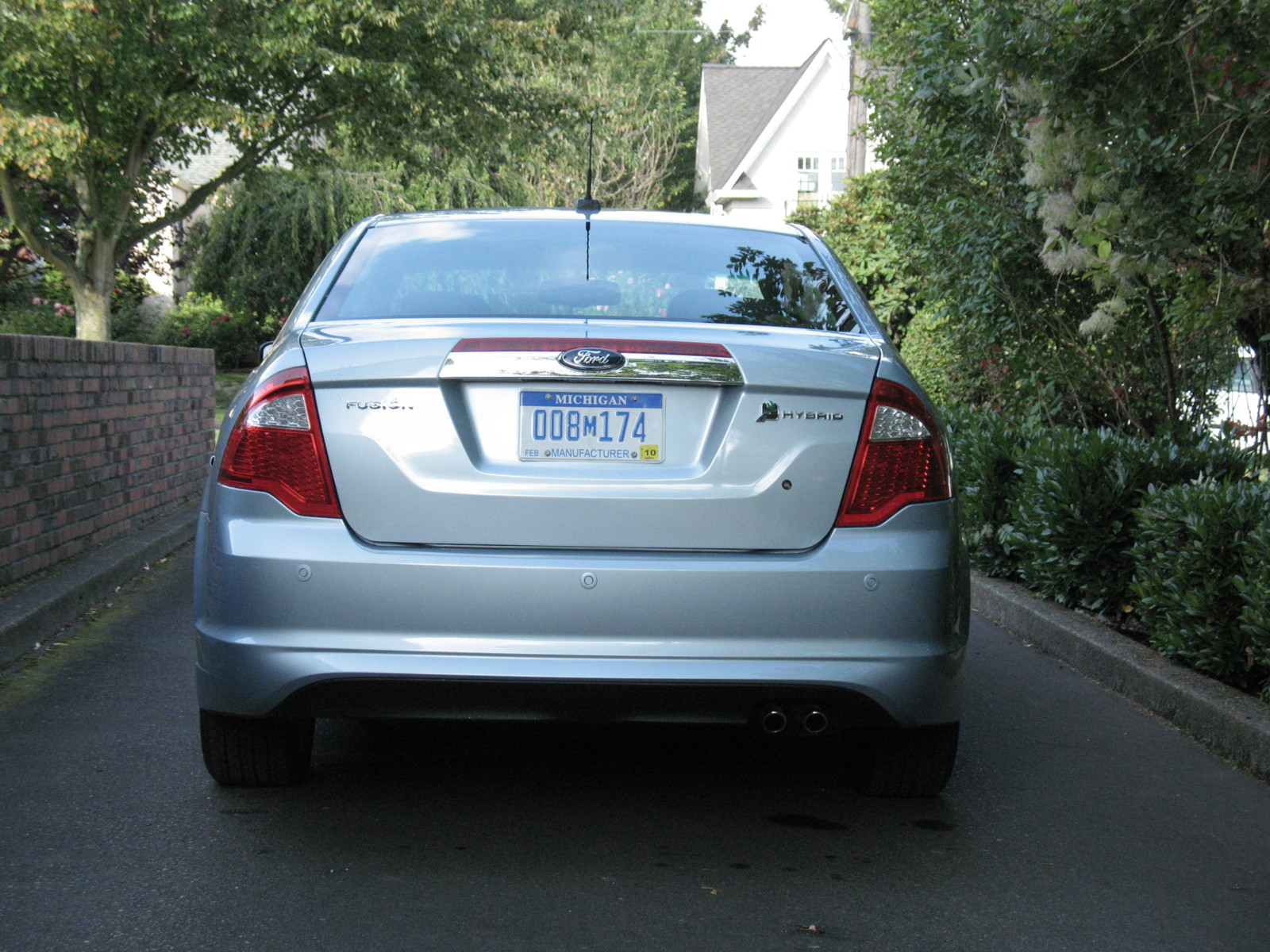 2010 Ford Fusion Hybrid Continues Conquest Campaign