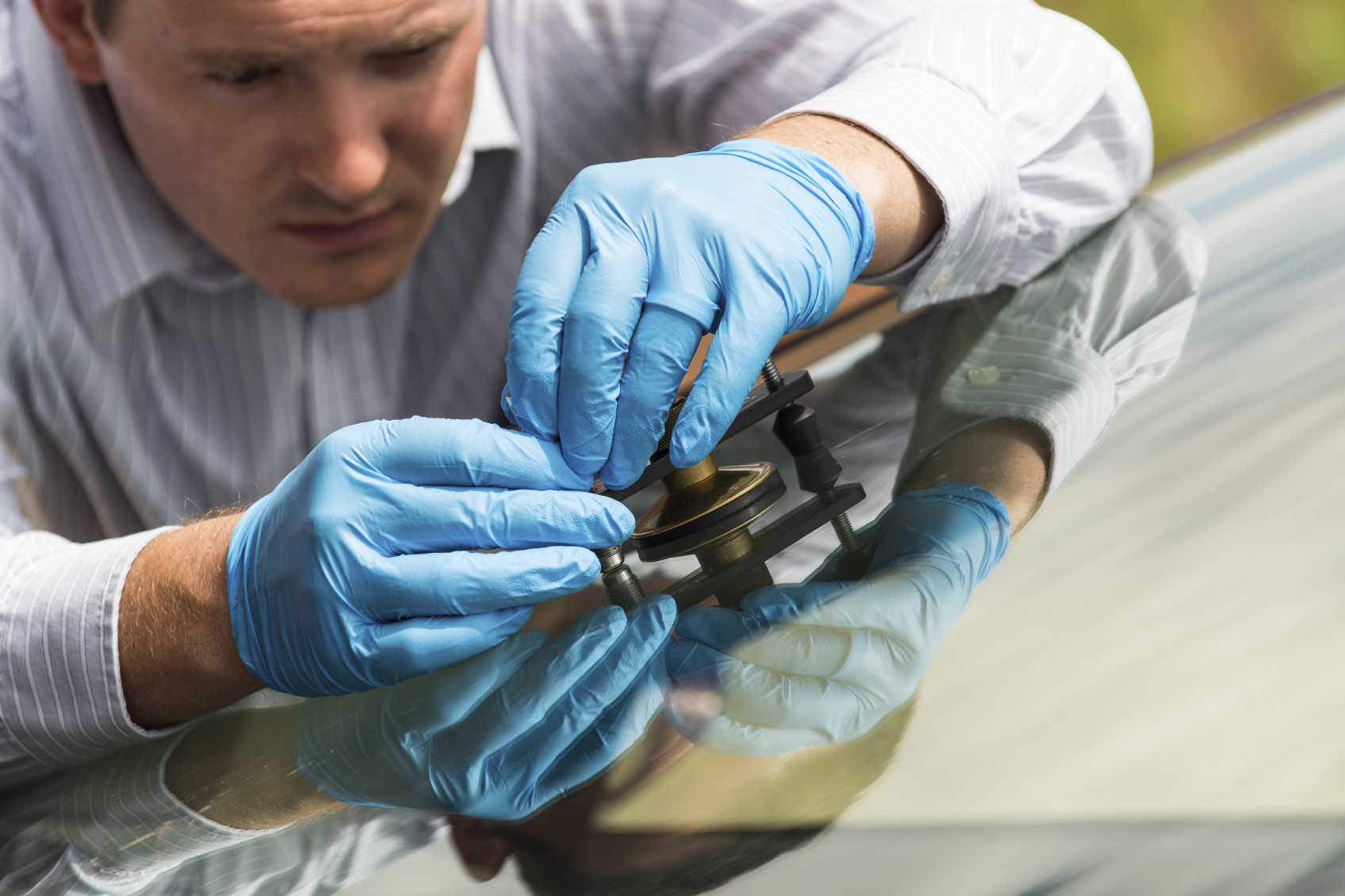 Car windshield repair or replacement | The Car Connection