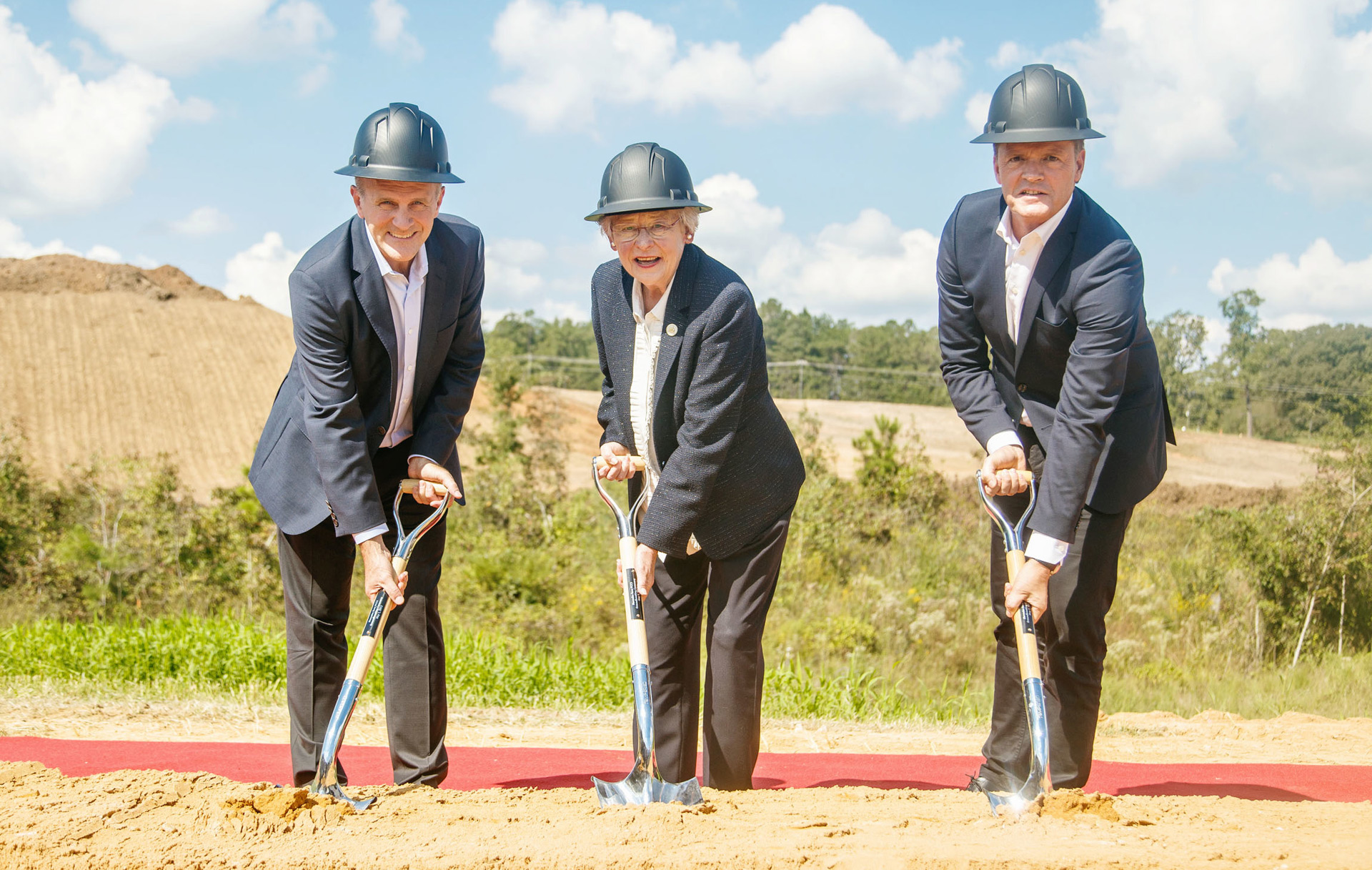 Daimler starts work on US battery plant for future Mercedes EVs