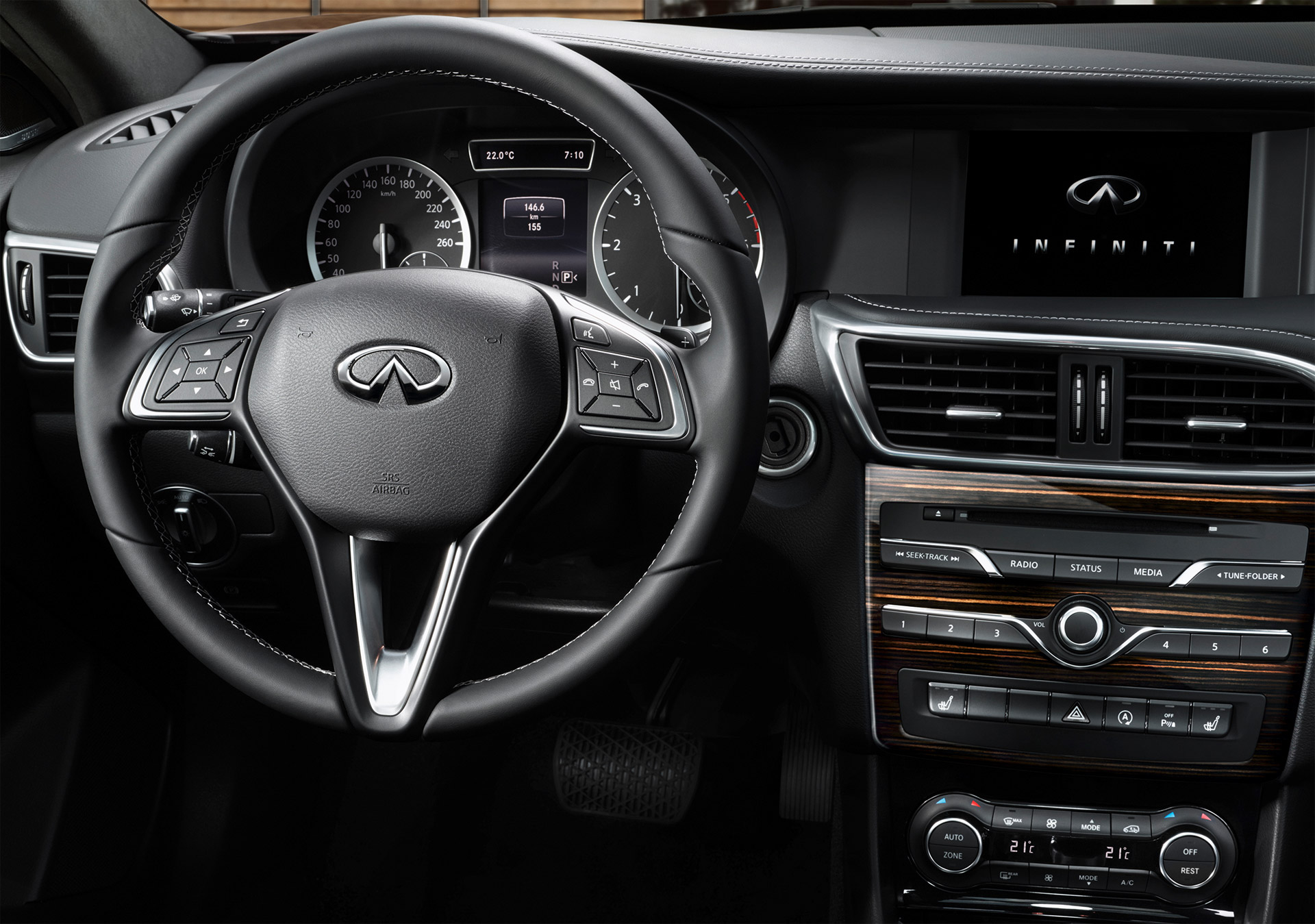 Infiniti Q30 Luxury Compact Hatchback: Frankfurt Auto Show Unveiling