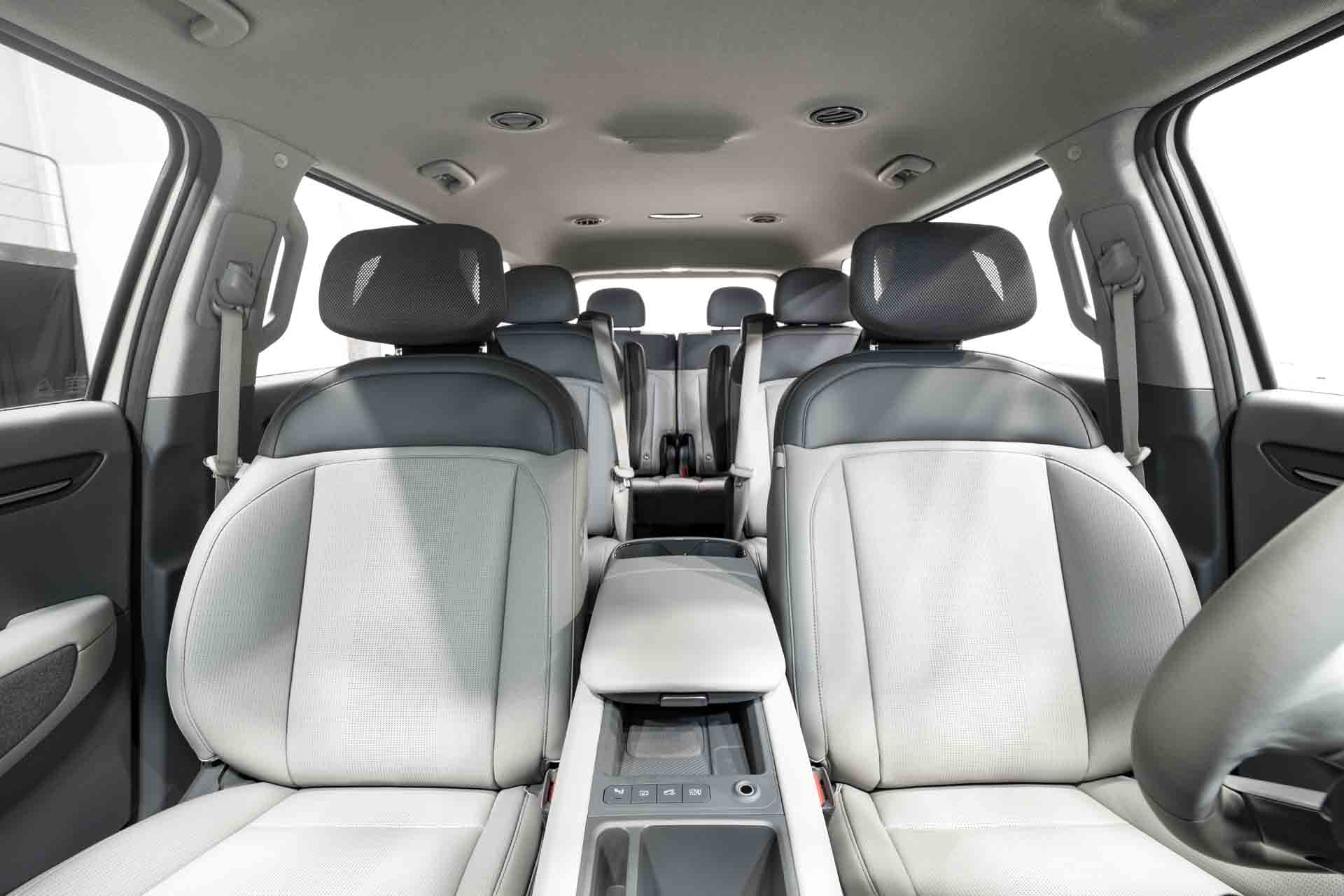 2024 Kia EV9 3-row electrical SUV squares off with luxurious makes ...