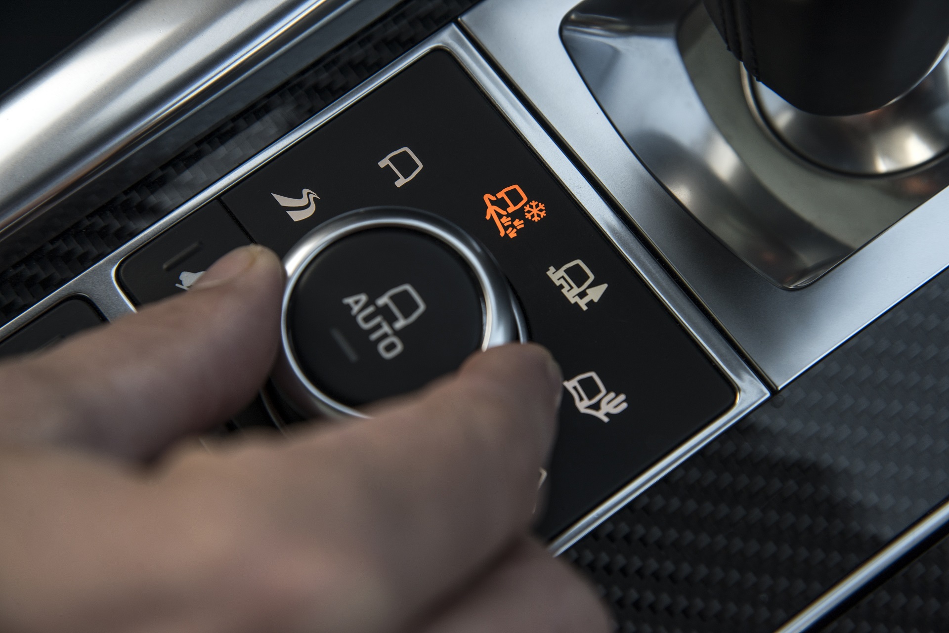 Land Rover conducts all-terrain 0-60 mph testing with the Range Rover ...
