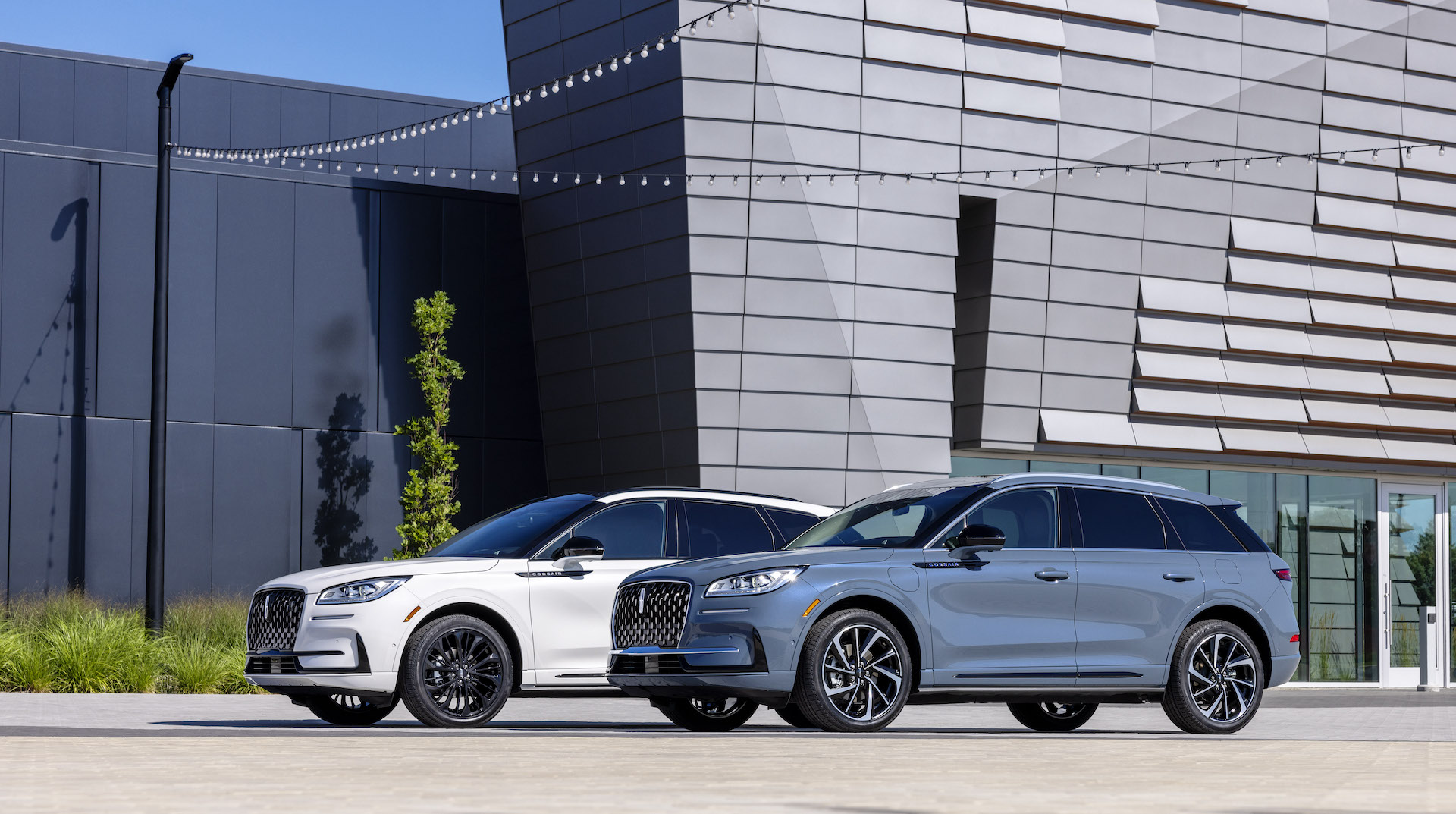 2023 Lincoln Corsair SUV refreshed with more tech and a hands-free ...