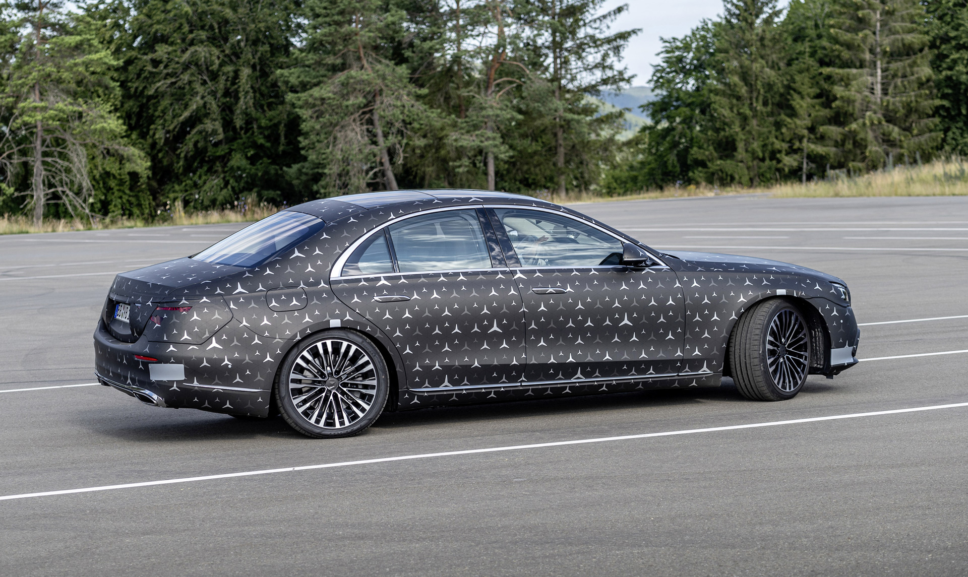 Mercedes adds improved Active Body Control and rear-wheel steering to ...