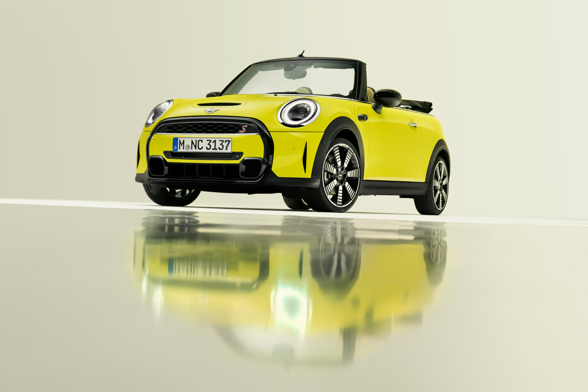 Preview: 2022 Mini Hardtop and Convertible receive subtle refresh that ...